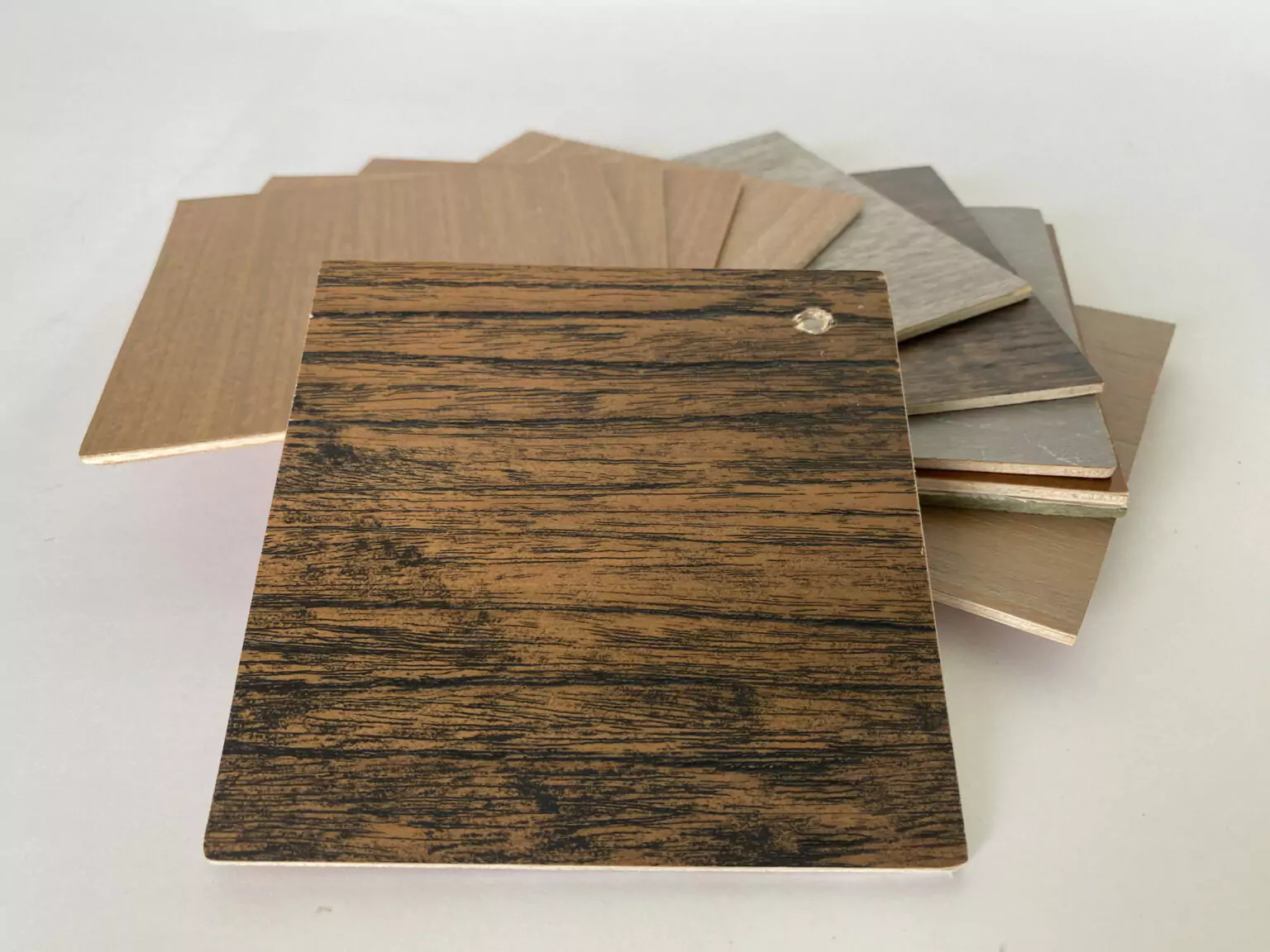 4 Cara Membuat Efek Vintage pada Kayu dengan Teknik Finishing yang ...